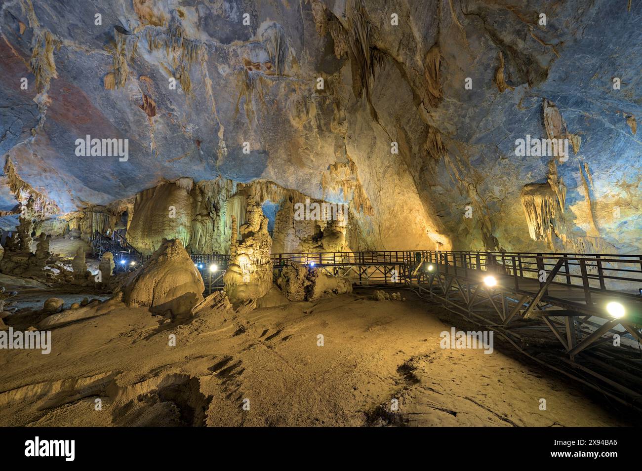 Paradise Cave (Thien Duong Cave) - The Longest Dry Cave in Asia, Phong ...