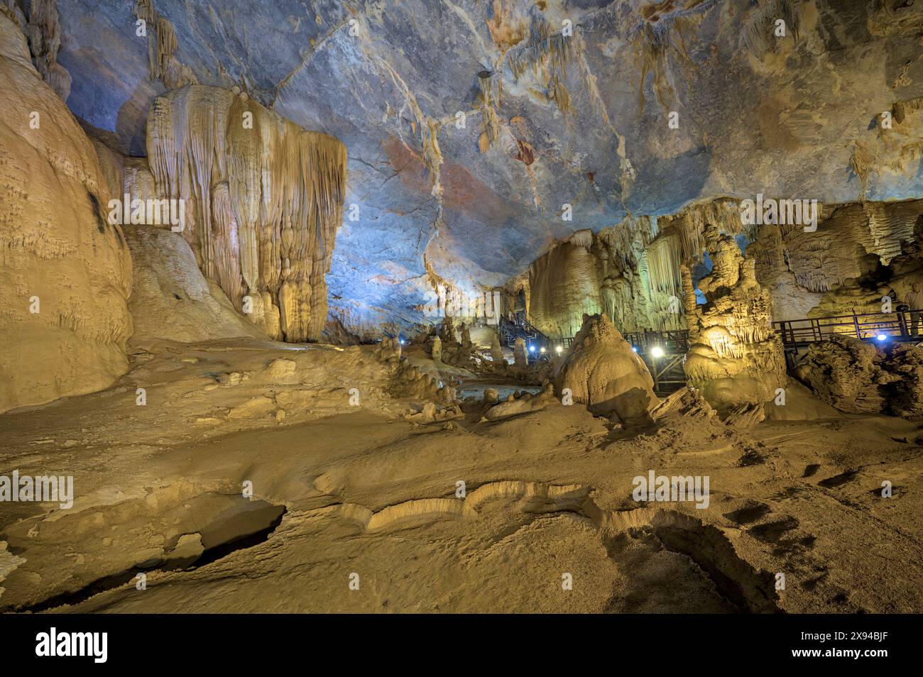 Paradise Cave (Thien Duong Cave) - The Longest Dry Cave in Asia, Phong ...