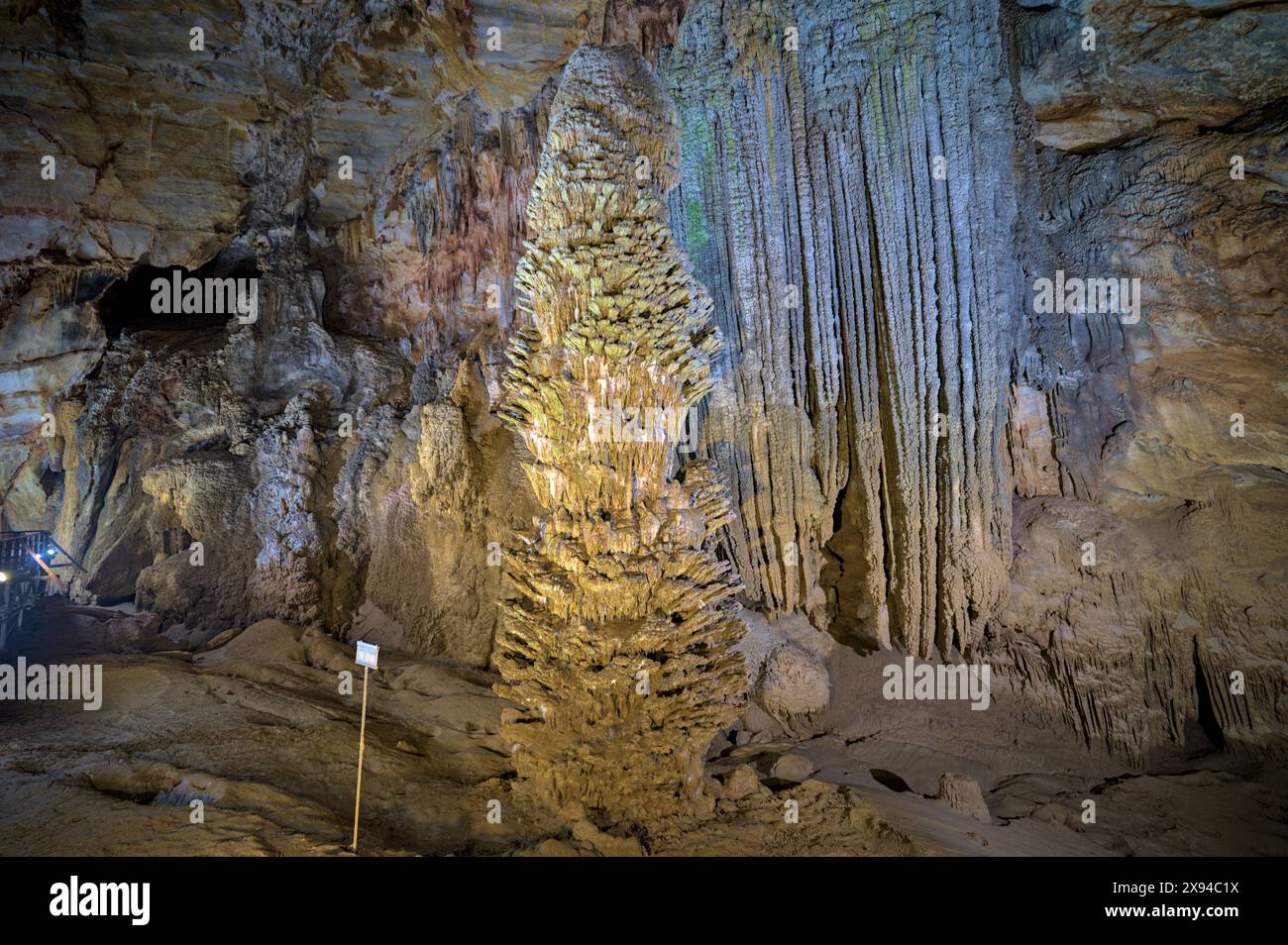 Paradise Cave (Thien Duong Cave) - The Longest Dry Cave in Asia, Phong ...