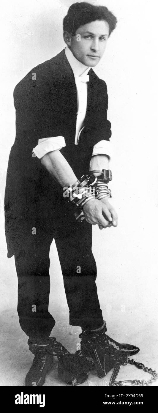 The HandCuff king - Harry Houdini portrait, c 1905 Stock Photo - Alamy