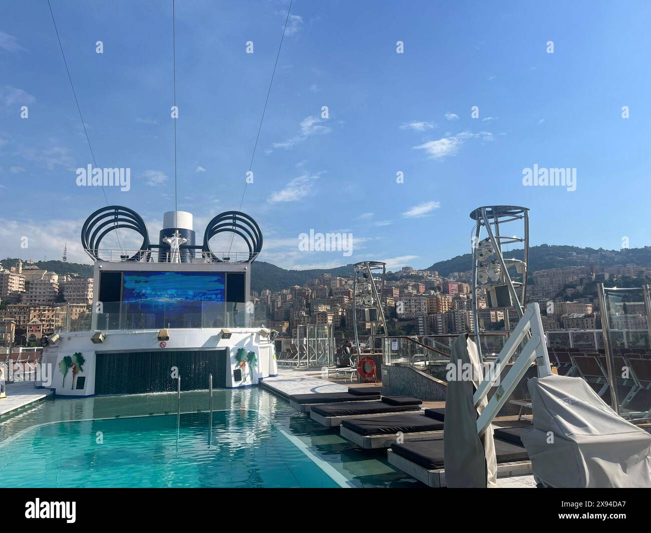 Kreuzfahrt-MSC Seaview liegt im Hafen von Genua in Italien Kreuzfahrt ...