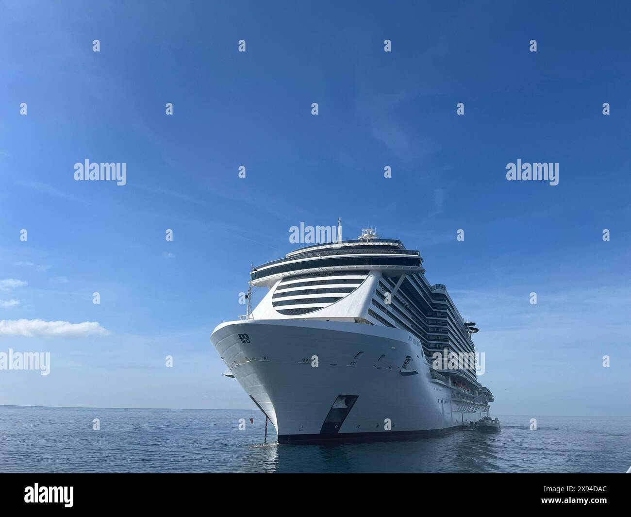 Kreuzfahrt-MSC Seaview liegt im Hafen von Genua in Italien Kreuzfahrt ...