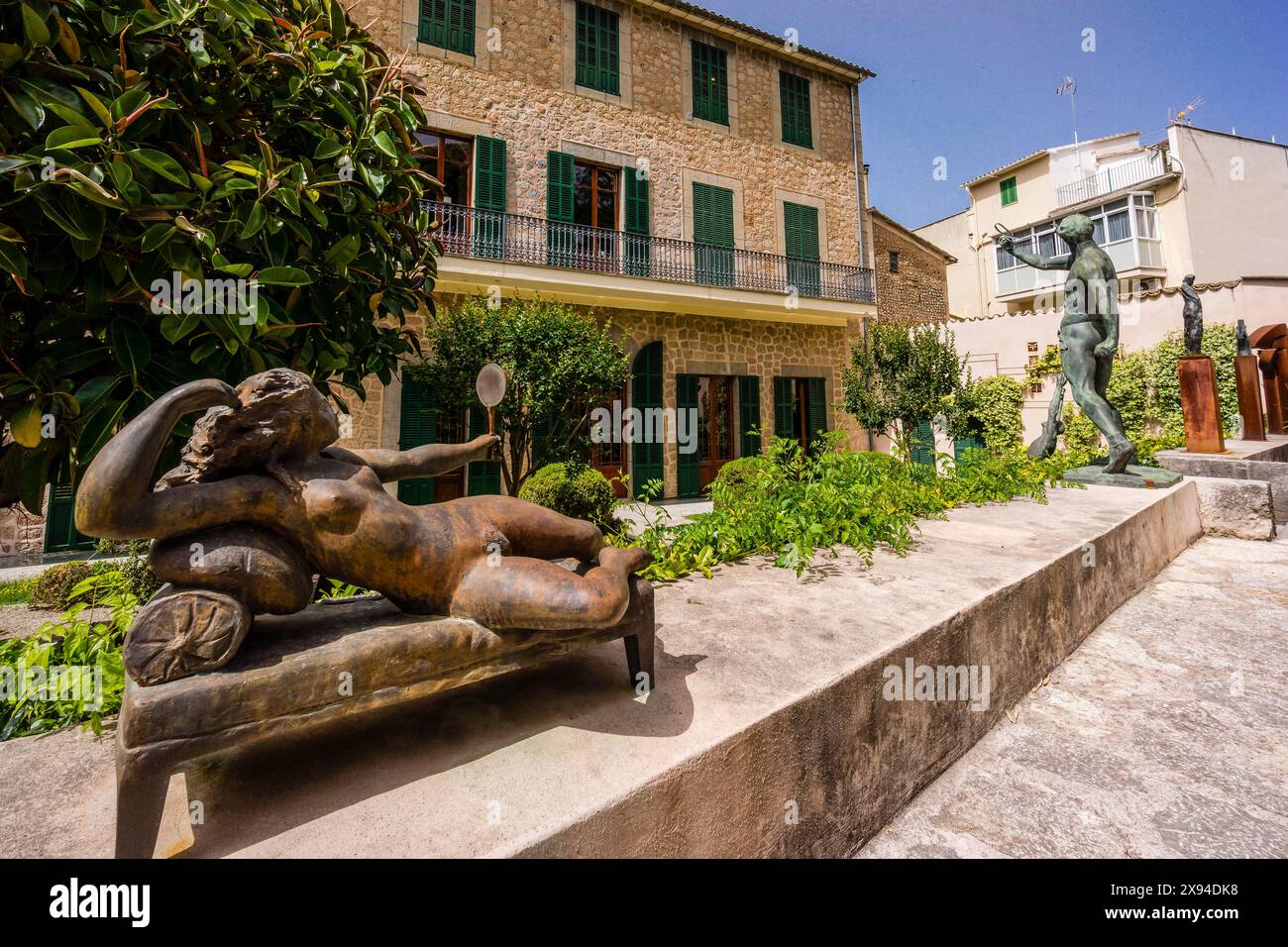 Woman lying down, José Seguiri, bronze sculpture, Modernist style ...