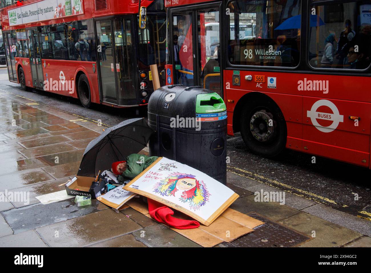 I need shelter hi-res stock photography and images - Alamy