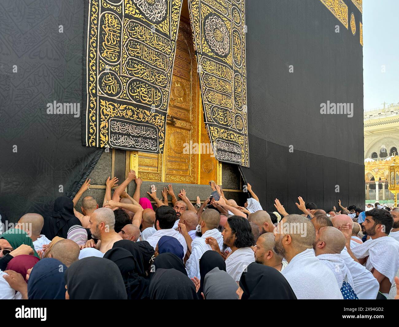 Muslim Pilgrims at The Kaaba in The Haram Mosque of Mecca , Saudi ...