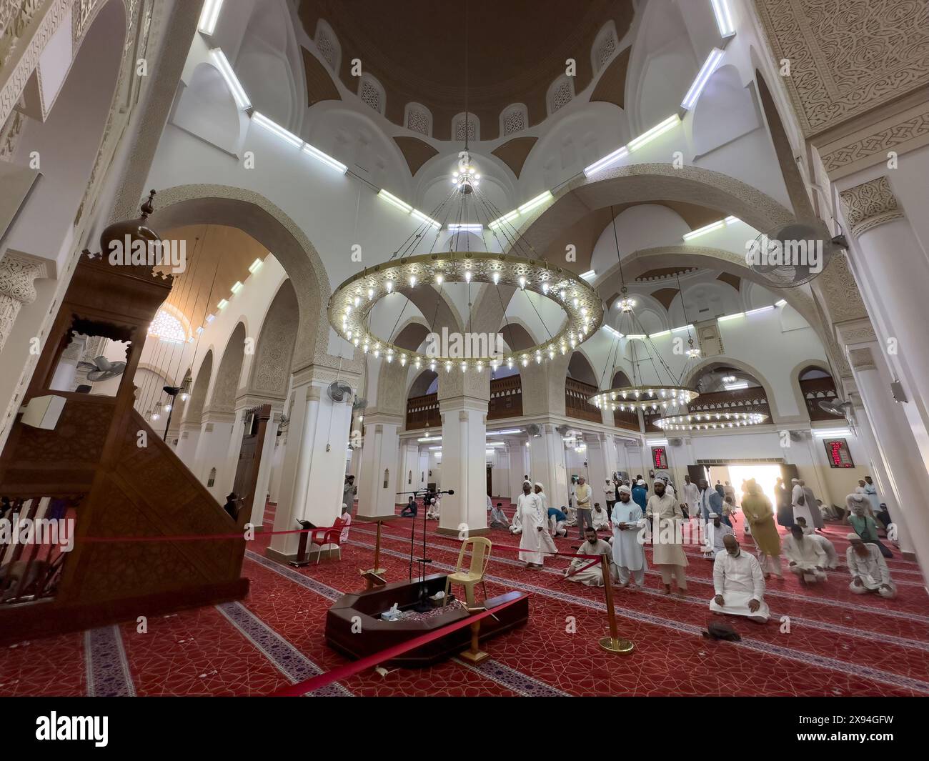 Pilgrims on a pilgrimage to the tomb of Prophet Muhammad PBUH in the ...