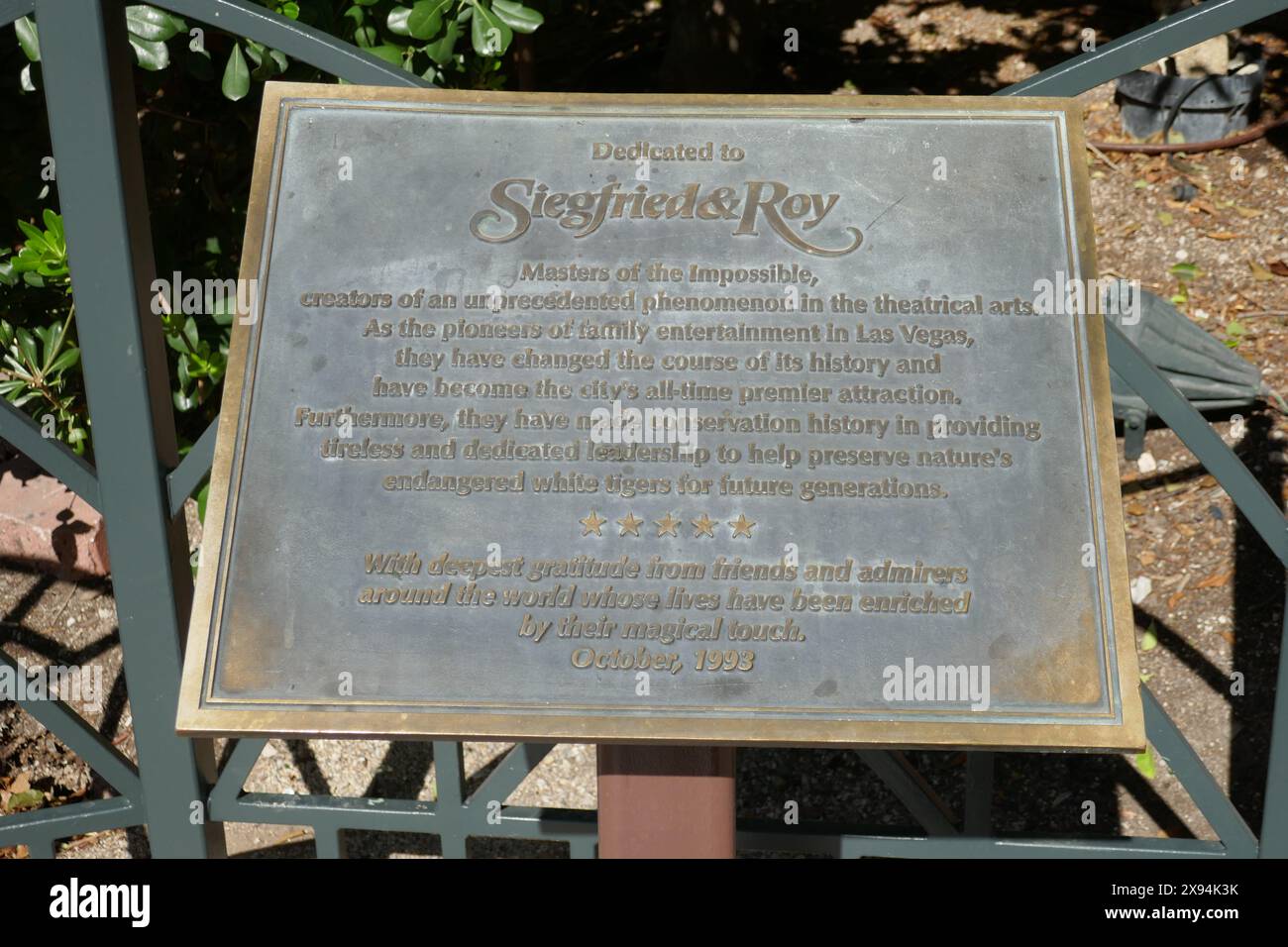 Las Vegas, Nevada, USA 16th May 2024 Siegfried and Roy Sculpture in ...