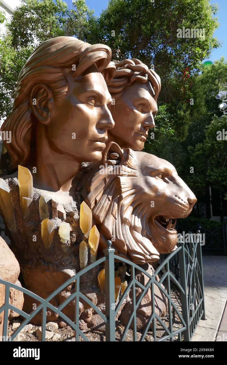 Las Vegas, Nevada, USA 16th May 2024 Siegfried and Roy Sculpture in ...