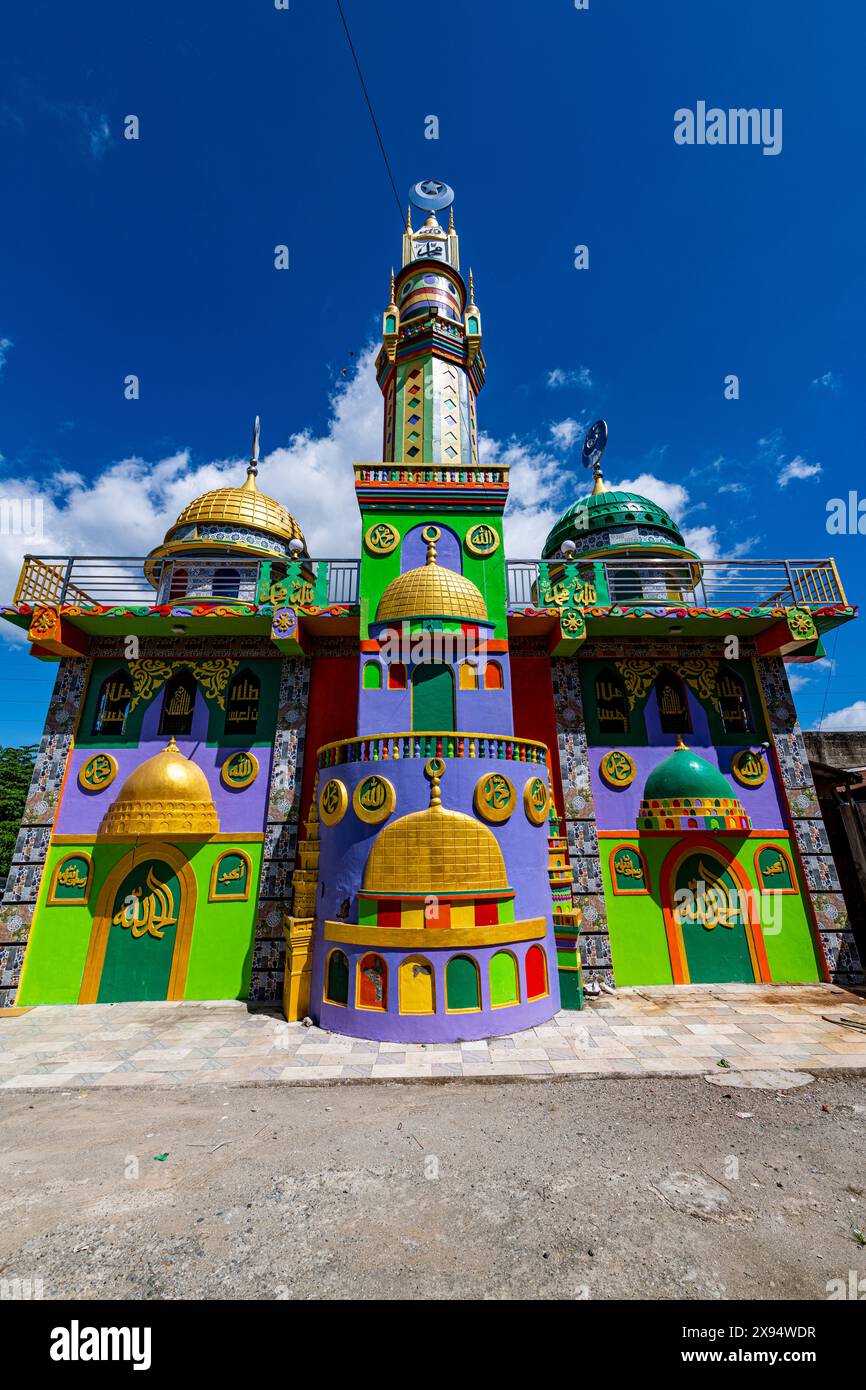 Rainbow mosque, Masjid Al-Islamia, Zamboanga, Mindanao, Philippines ...
