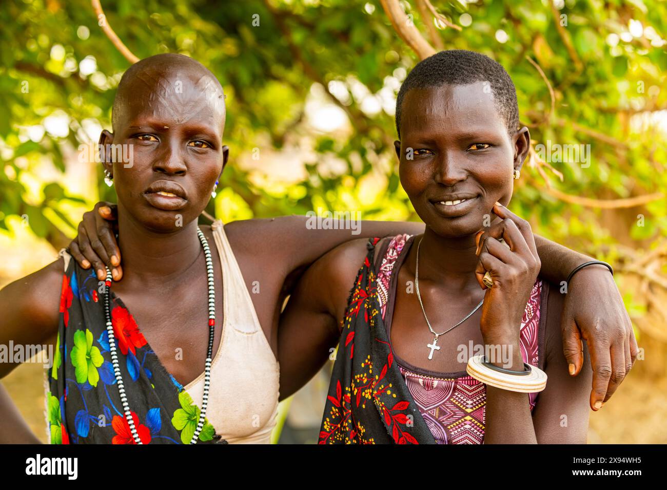 Pretty mundari women hi-res stock photography and images - Alamy