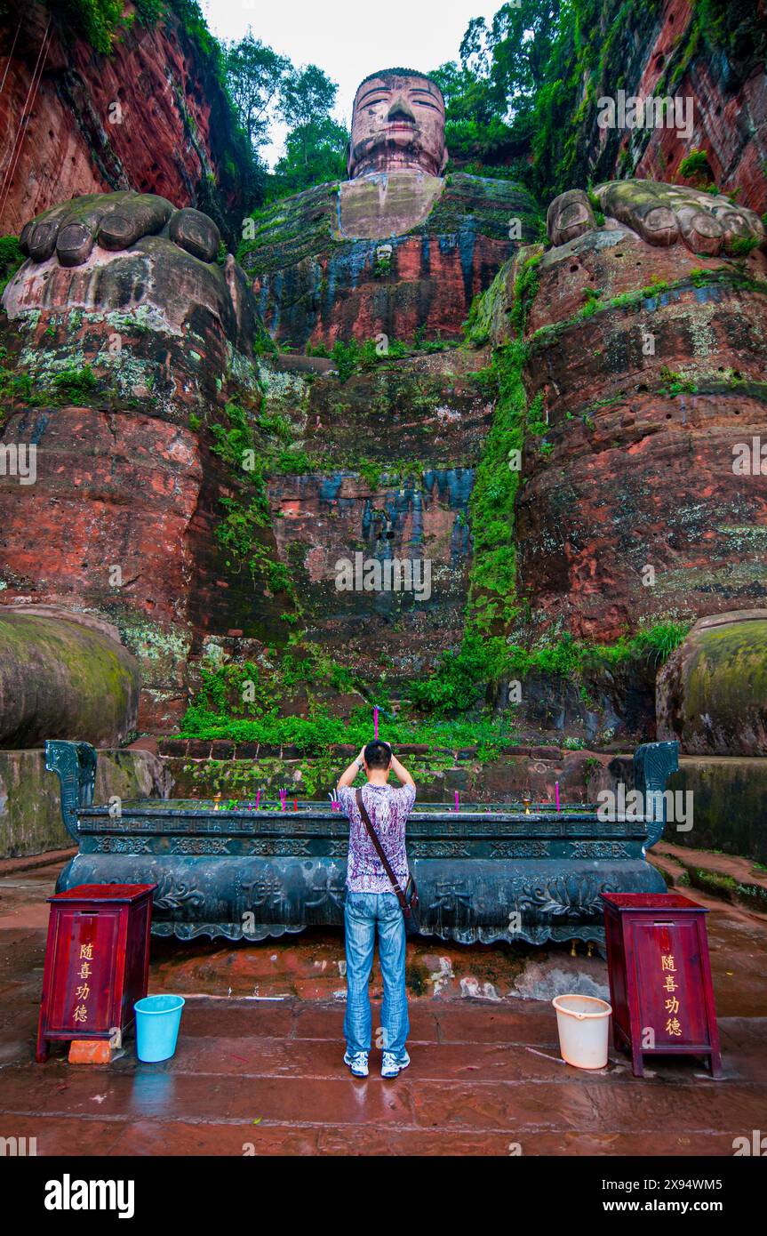 Leshan Giant Buddha, the largest stone Buddha on earth, Mount Emei ...