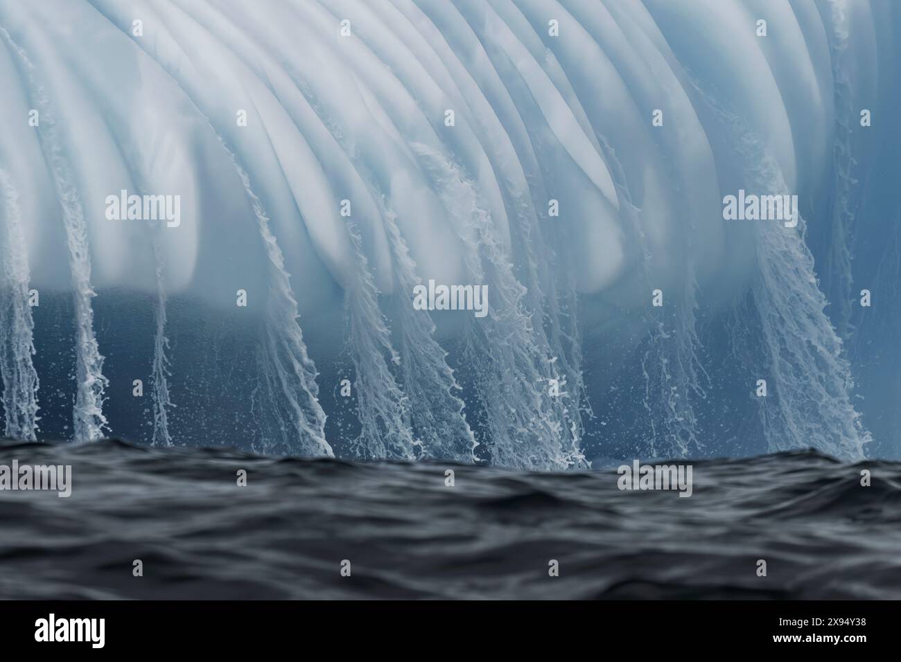 Water running off an iceberg hi-res stock photography and images - Alamy