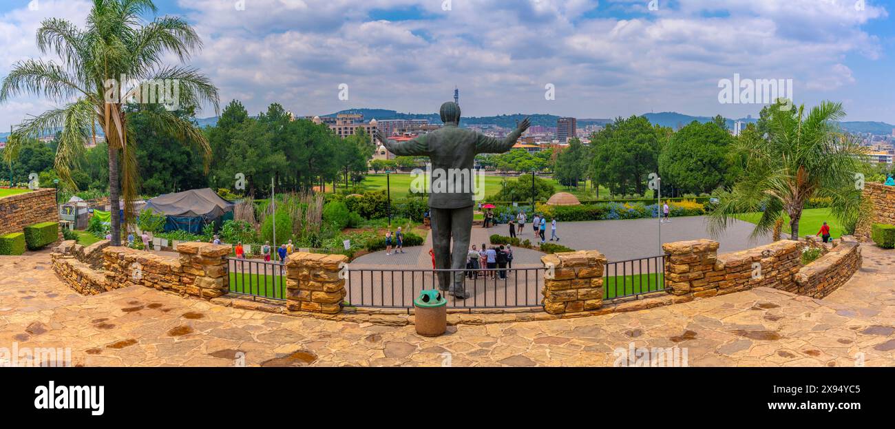 View of Nelson Mandela statue, Pretoria skyline and Union Buildings ...