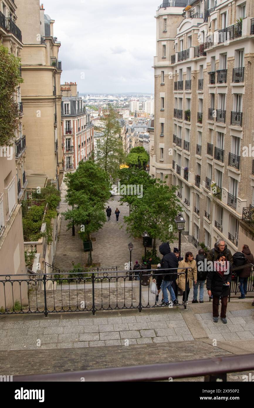 Walkway paris france french hi-res stock photography and images - Alamy