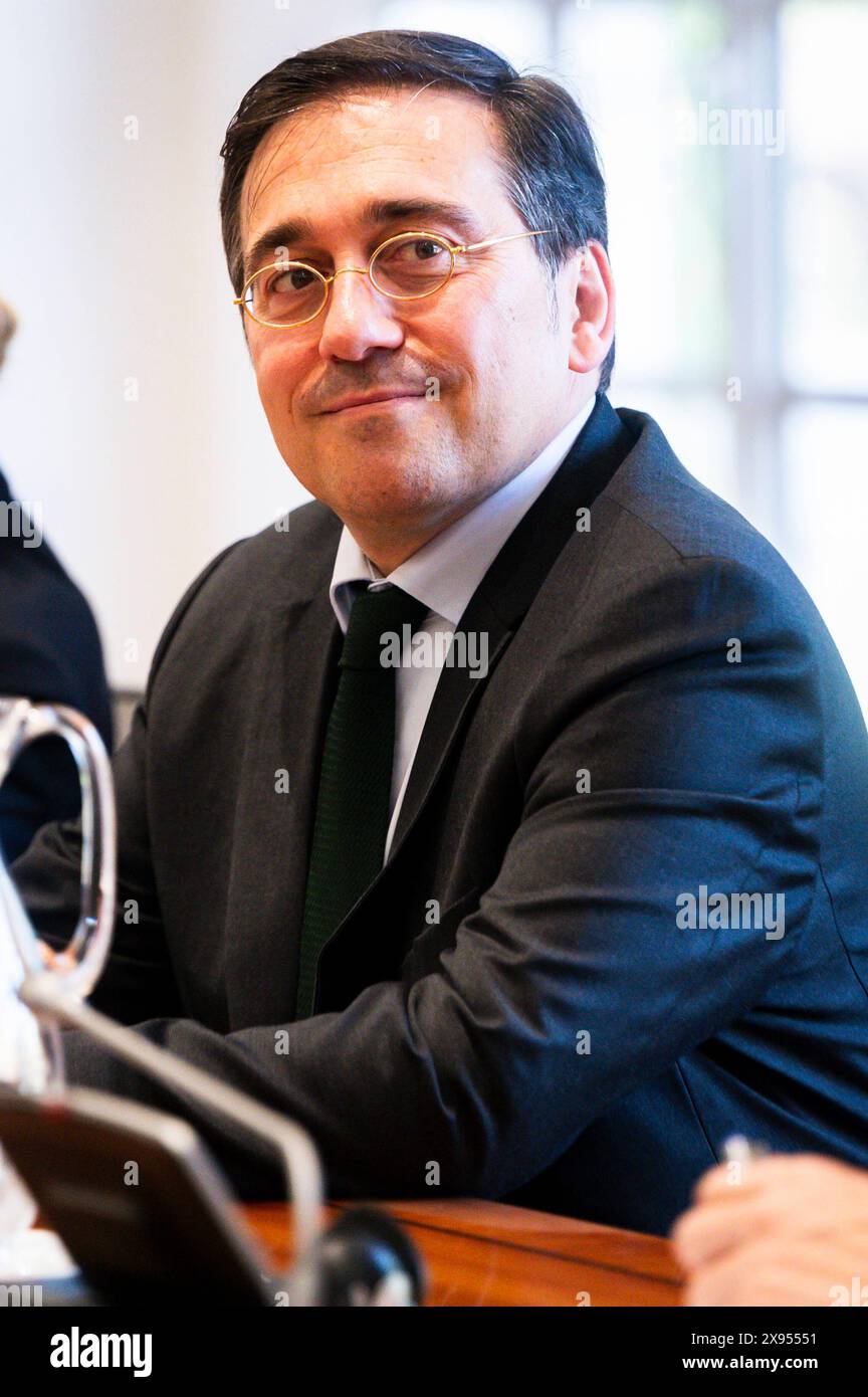 Spanish Politics 2024: Pedro Sanchez receives Arab ministers at Moncloa ...