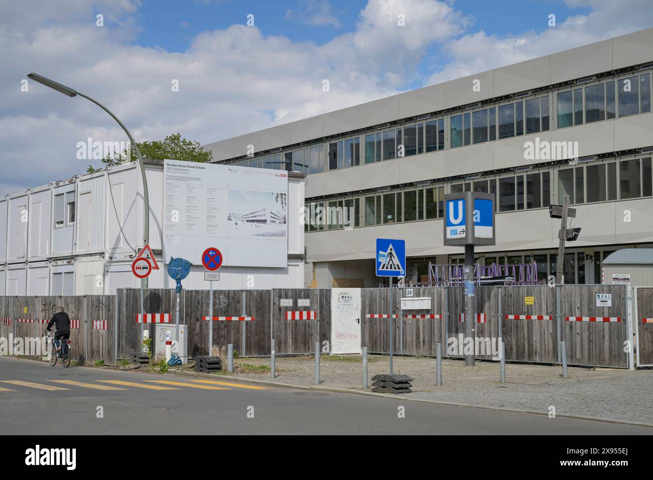 New building of the Anna Freud School, Halemweg, Charlottenburg, Berlin ...
