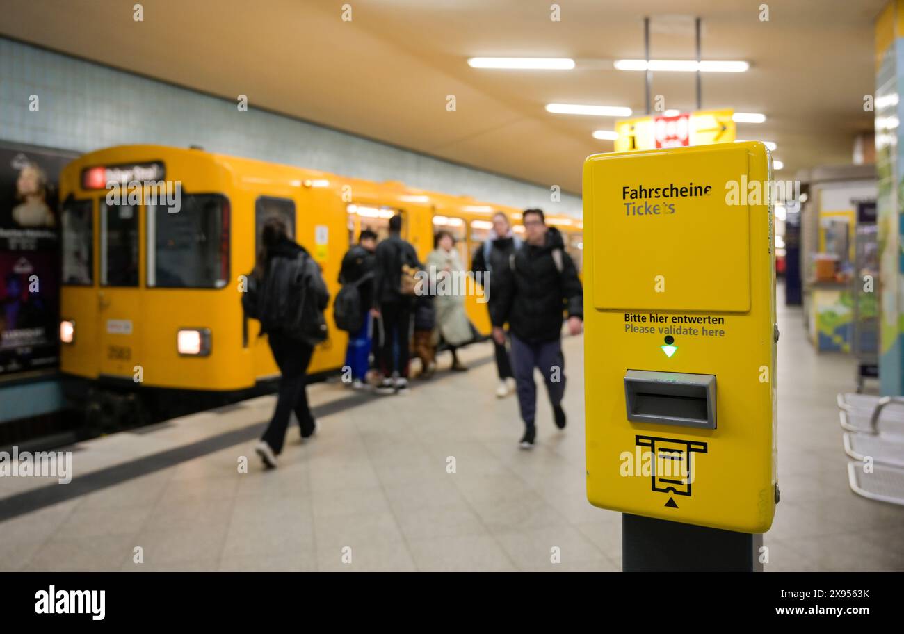 Ticket validator, Turmstrasse subway station, Moabit, Mitte, Berlin ...