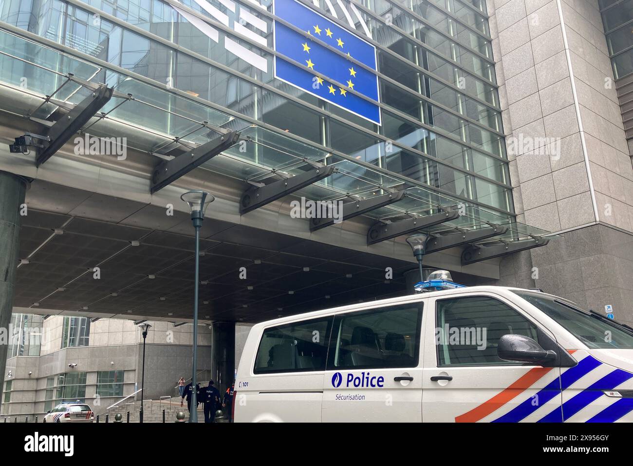29 May 2024, Belgium, Brüssel: Police cars parked in front of the ...