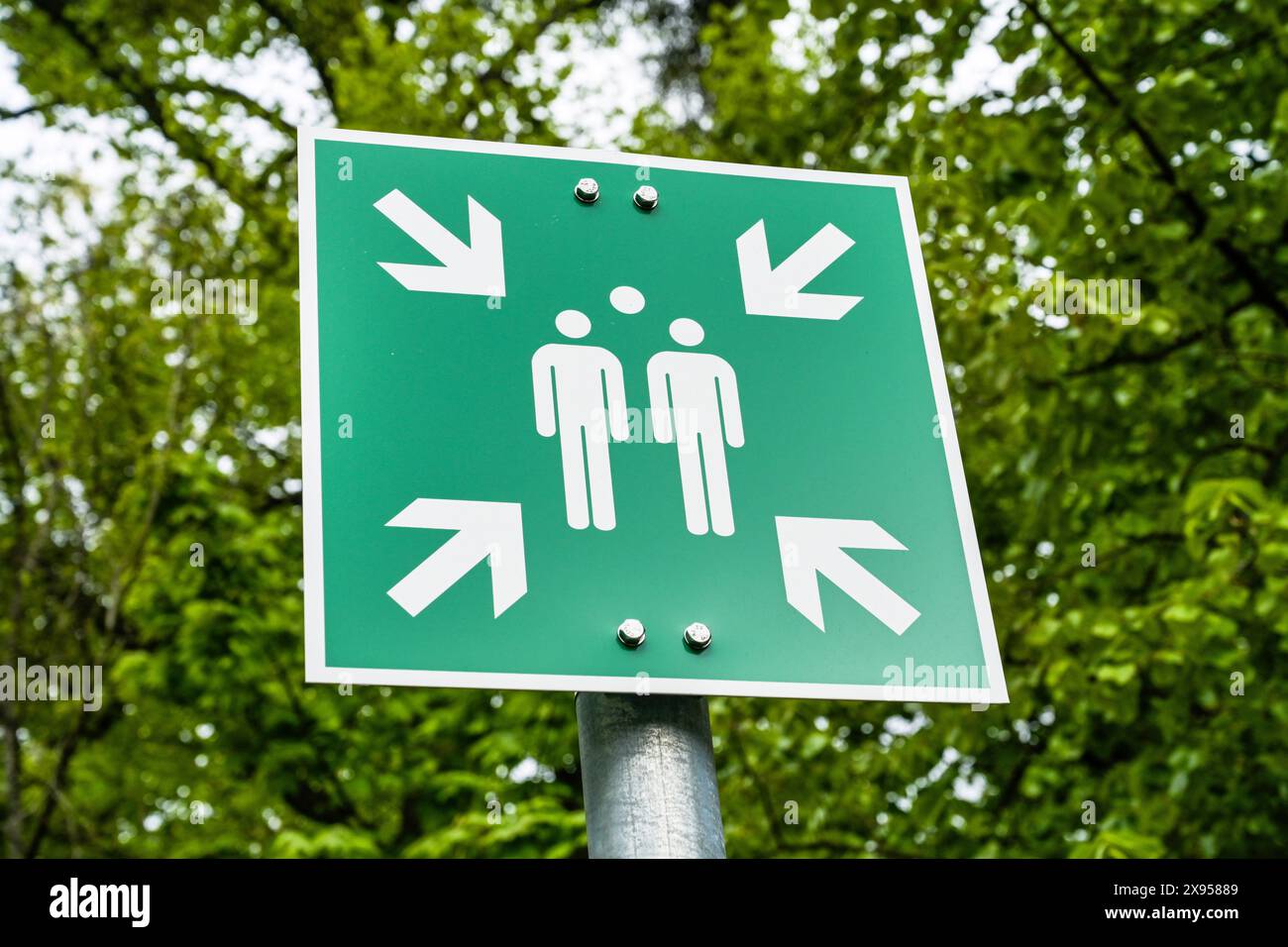 rescue sign, sign, meeting point, assembly point, Berlin, Germany ...