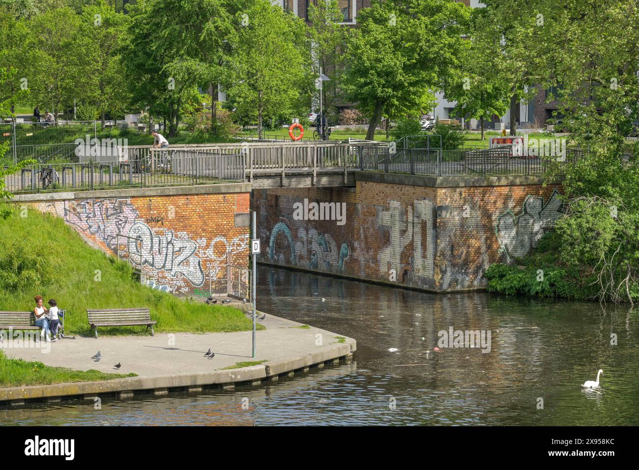 Sellerbrücke, mouth of the Panke in the Nordhafen, Wedding, Mitte ...