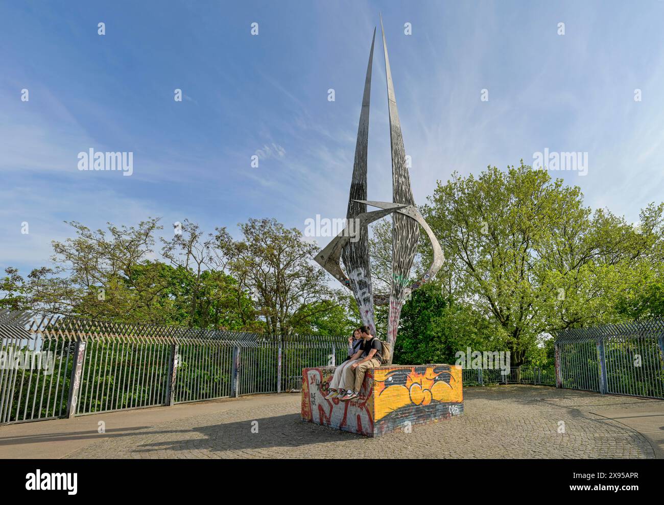 Observation platform, Flak Tower, Humboldthain Park, Gesundbrunnen ...