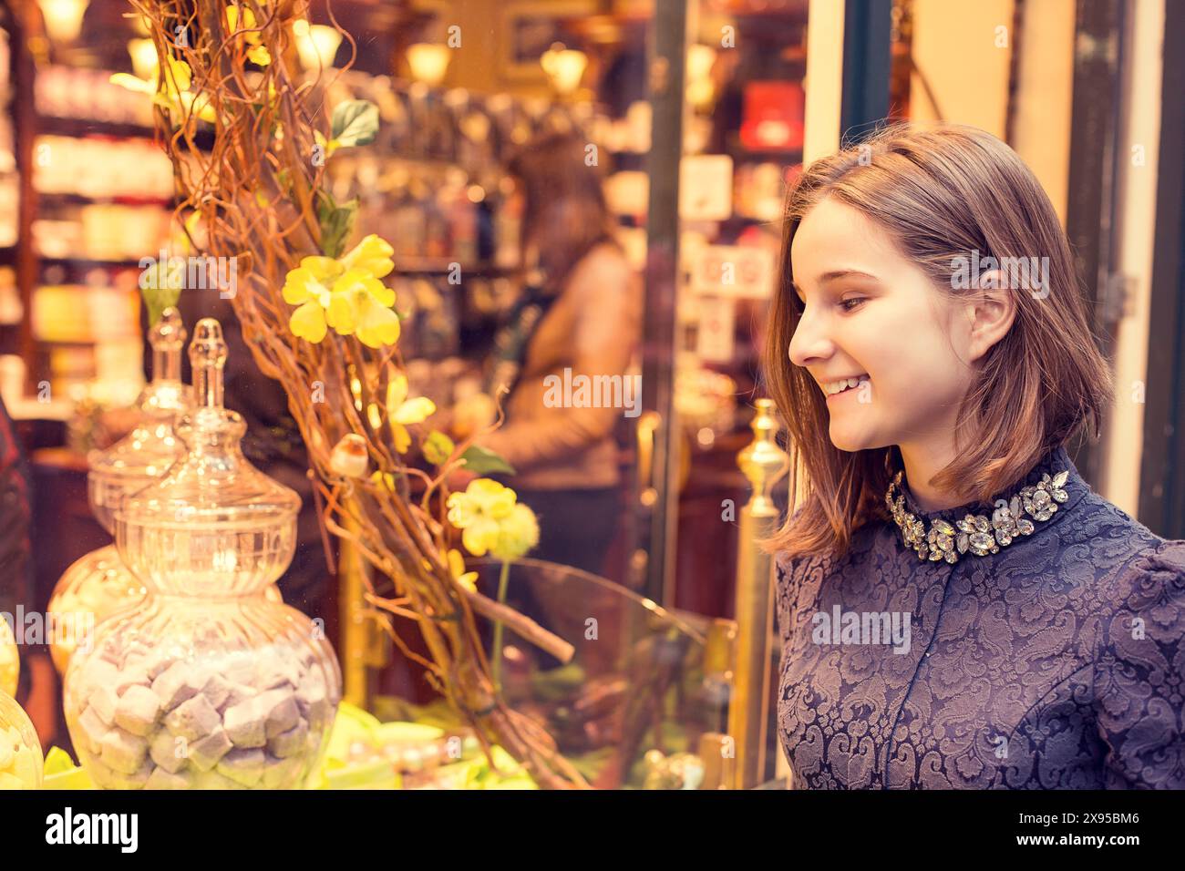 Classy elegant woman shopping Stock Photo - Alamy