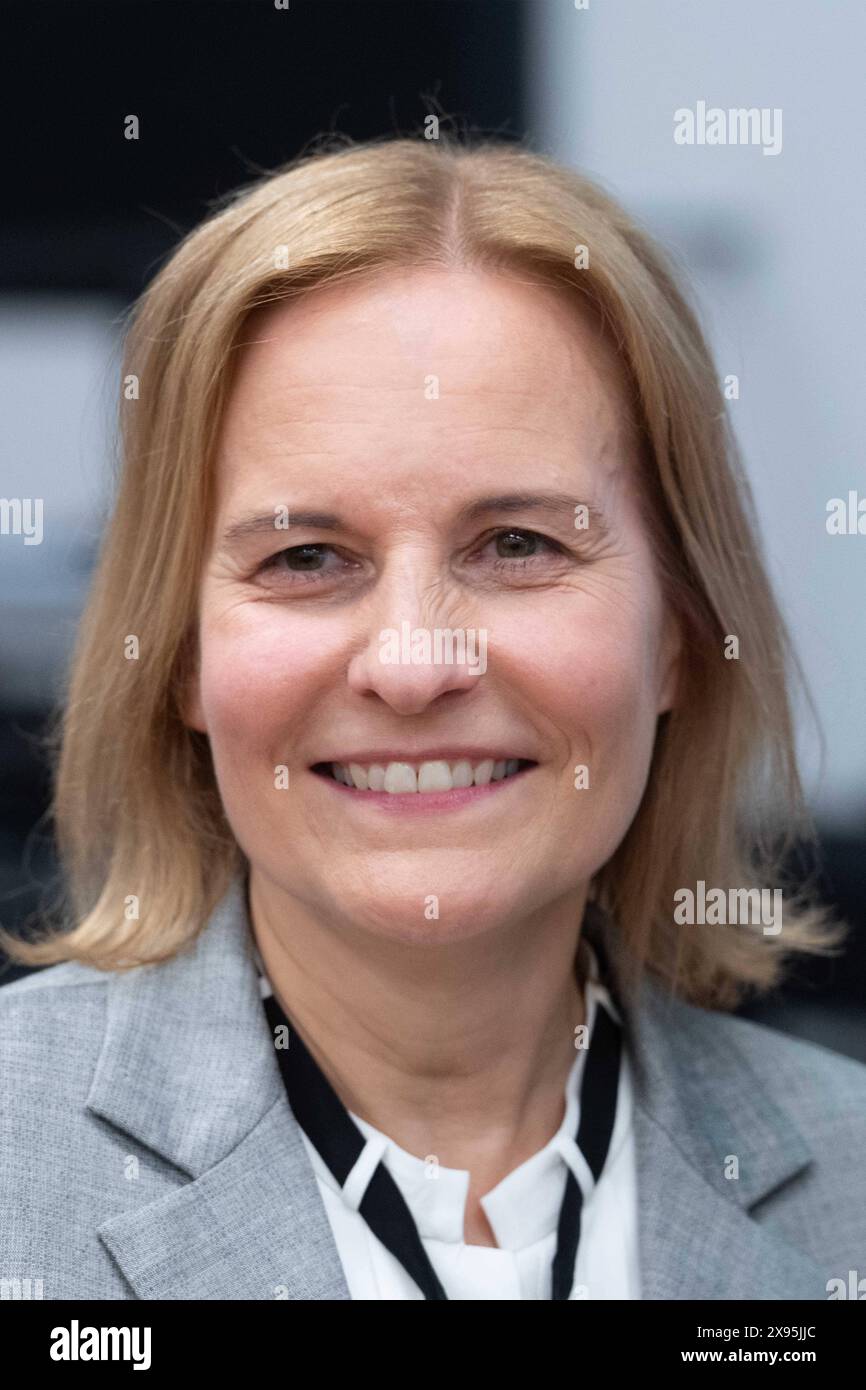 Christine FRUECHT, Frücht, neue Bochumer Polizeipraesidentin ...