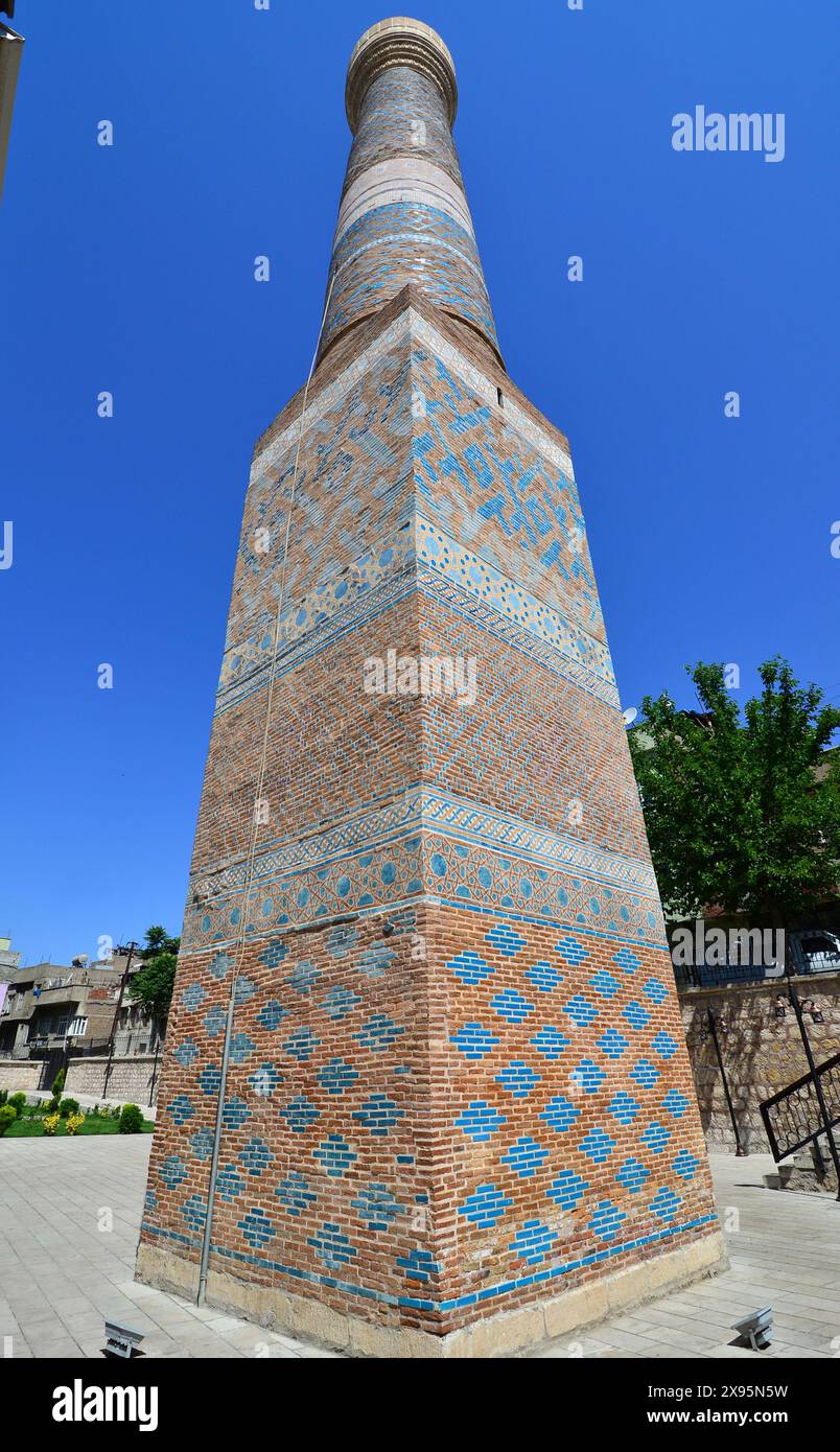 The Ulu Mosque, located in Siirt, Turkey, was built by the Seljuks in ...