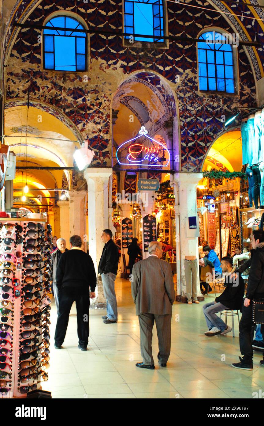 Asiatic bazaar hi-res stock photography and images - Alamy
