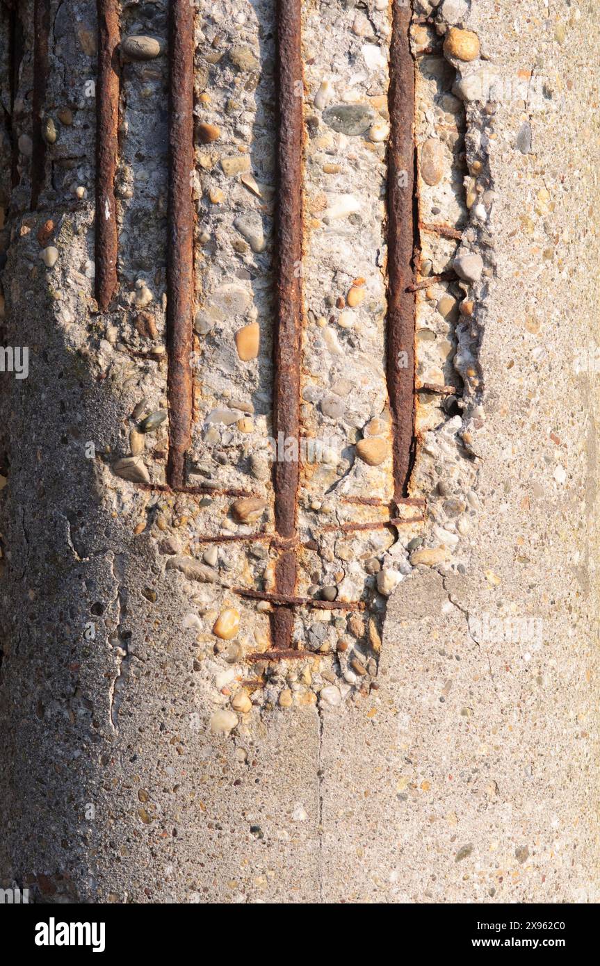 Reinforced concrete fracture hi-res stock photography and images - Alamy