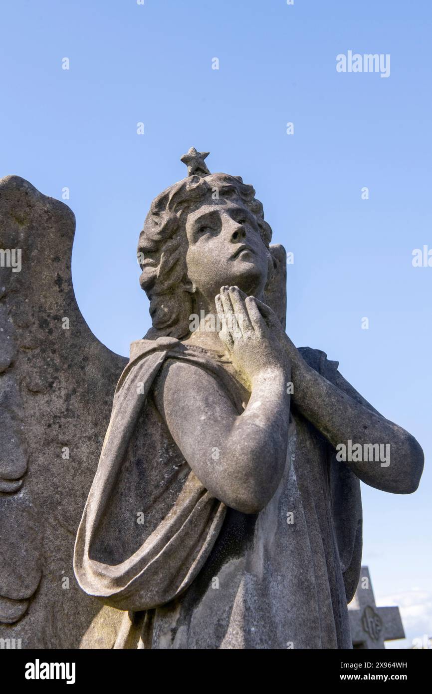 Church (Rock) Cemetery in Nottingham, Nottinghamshire England UK Stock ...