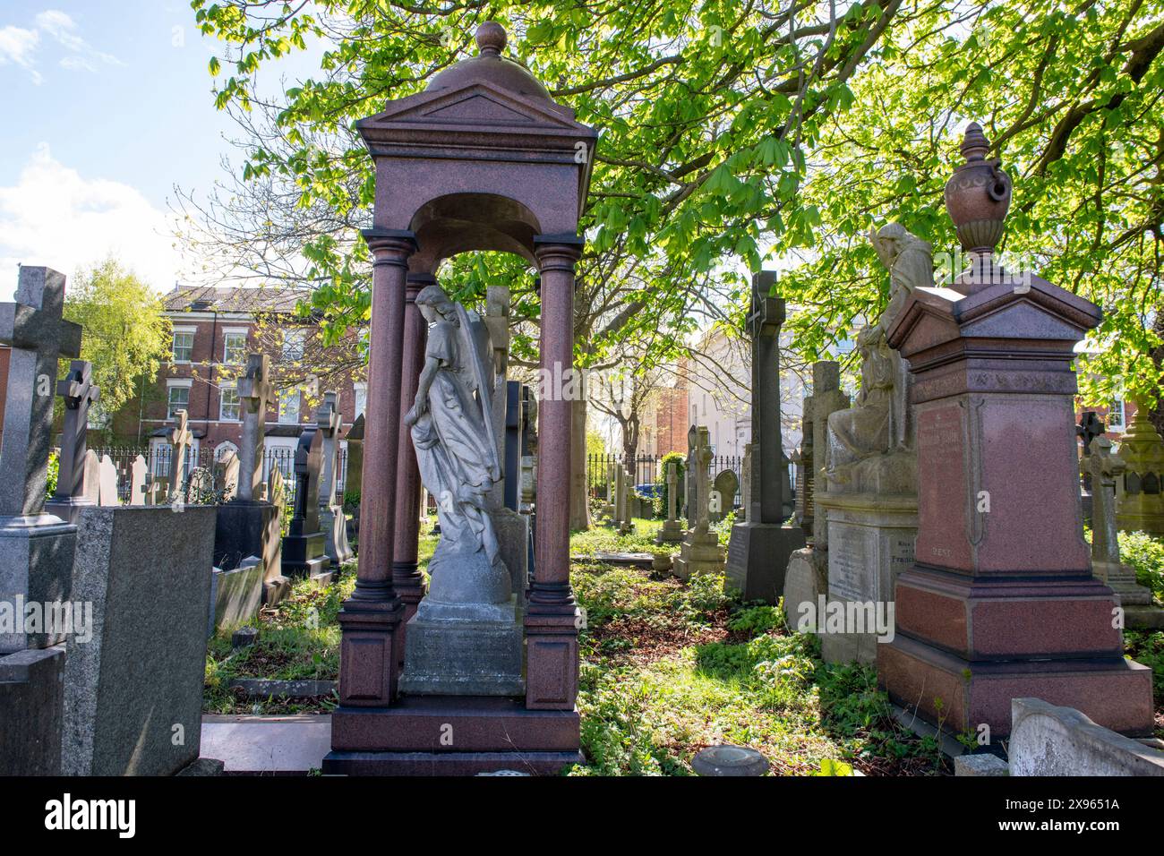 Church (Rock) Cemetery in Nottingham, Nottinghamshire England UK Stock ...