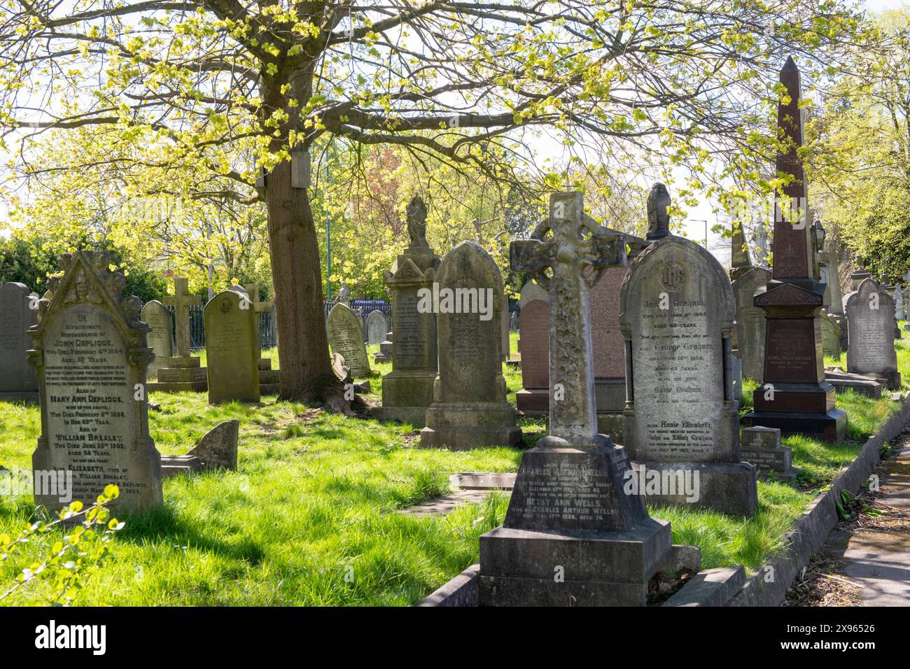 Church (Rock) Cemetery in Nottingham, Nottinghamshire England UK Stock ...