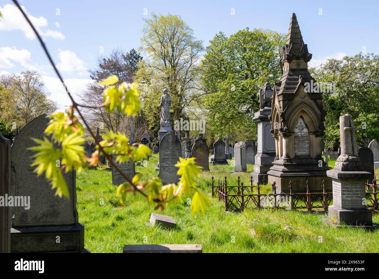 Church (Rock) Cemetery in Nottingham, Nottinghamshire England UK Stock ...