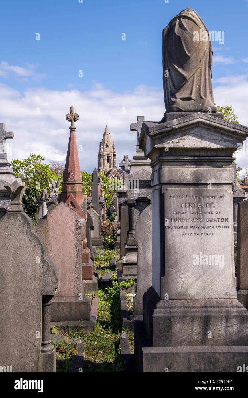 Church (Rock) Cemetery in Nottingham, Nottinghamshire England UK Stock ...