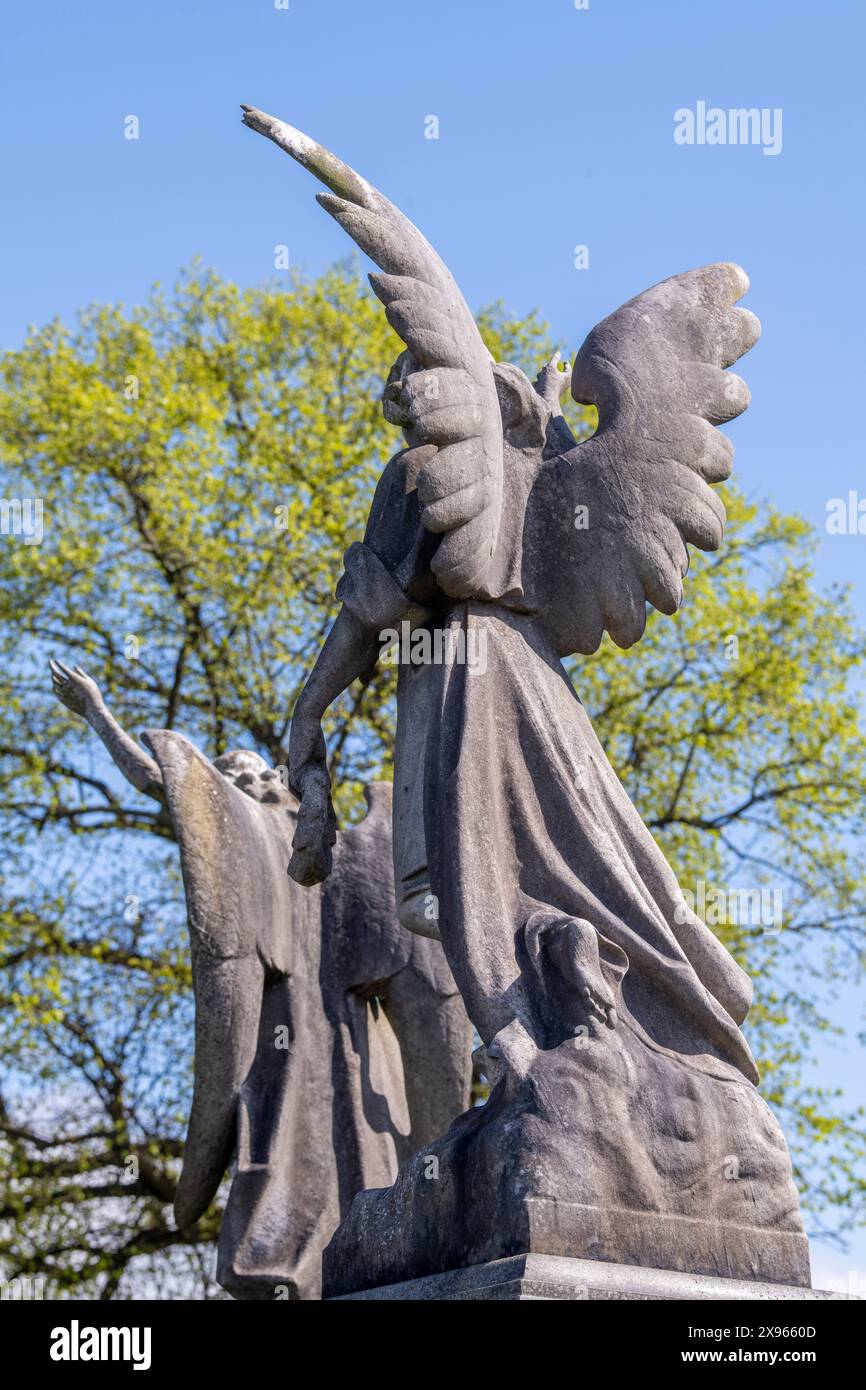 Church (Rock) Cemetery in Nottingham, Nottinghamshire England UK Stock ...