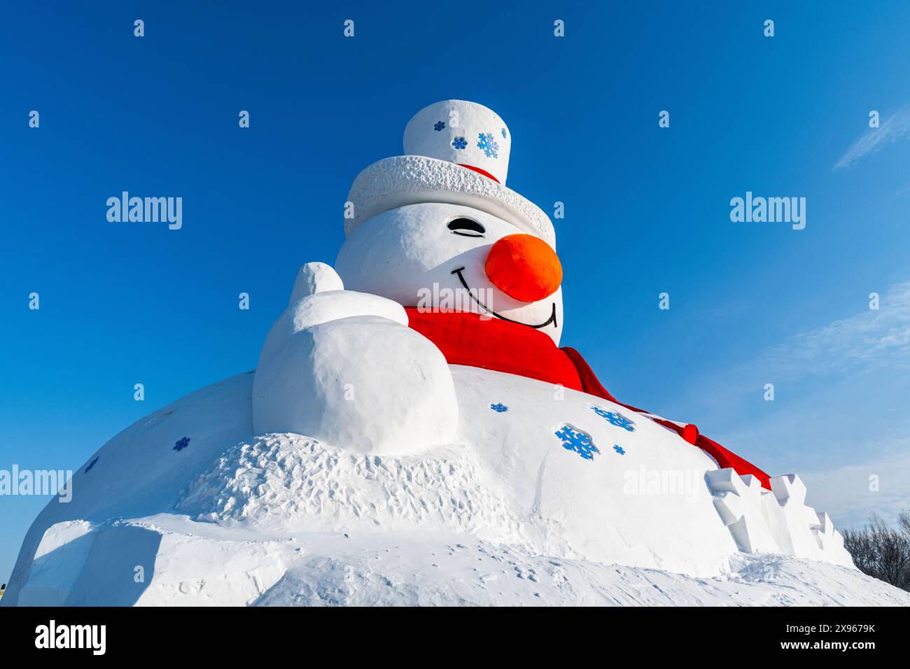 Giant snowman, Snow Sculpture Festival, Harbin, Heilongjiang, China ...