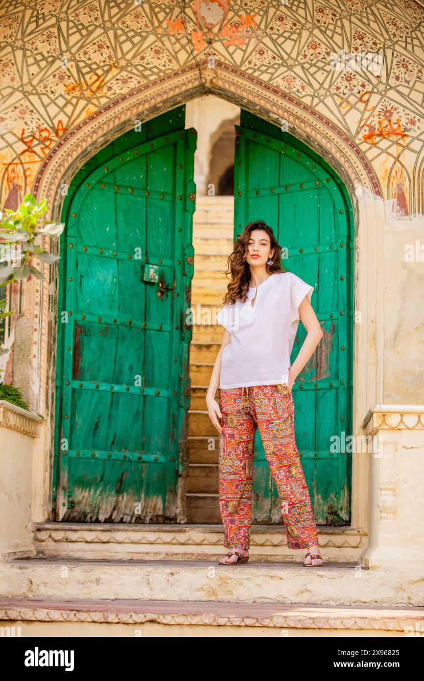 Woman jaipur hi-res stock photography and images - Alamy