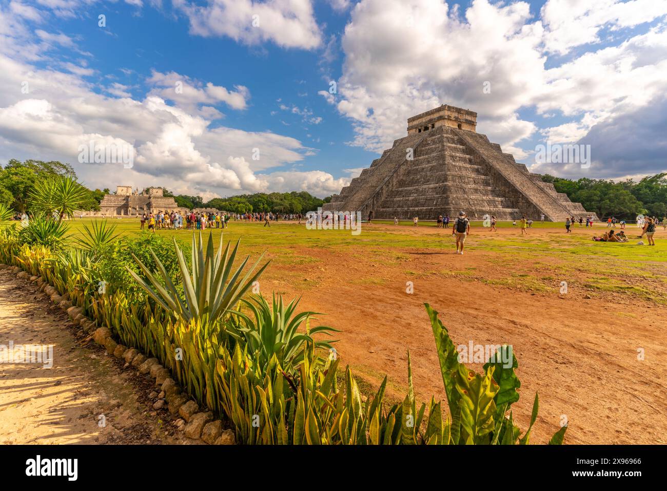 View of El Castillo (The Pyramid of Kukulkan), Mayan Ruin, Chichen Itza ...