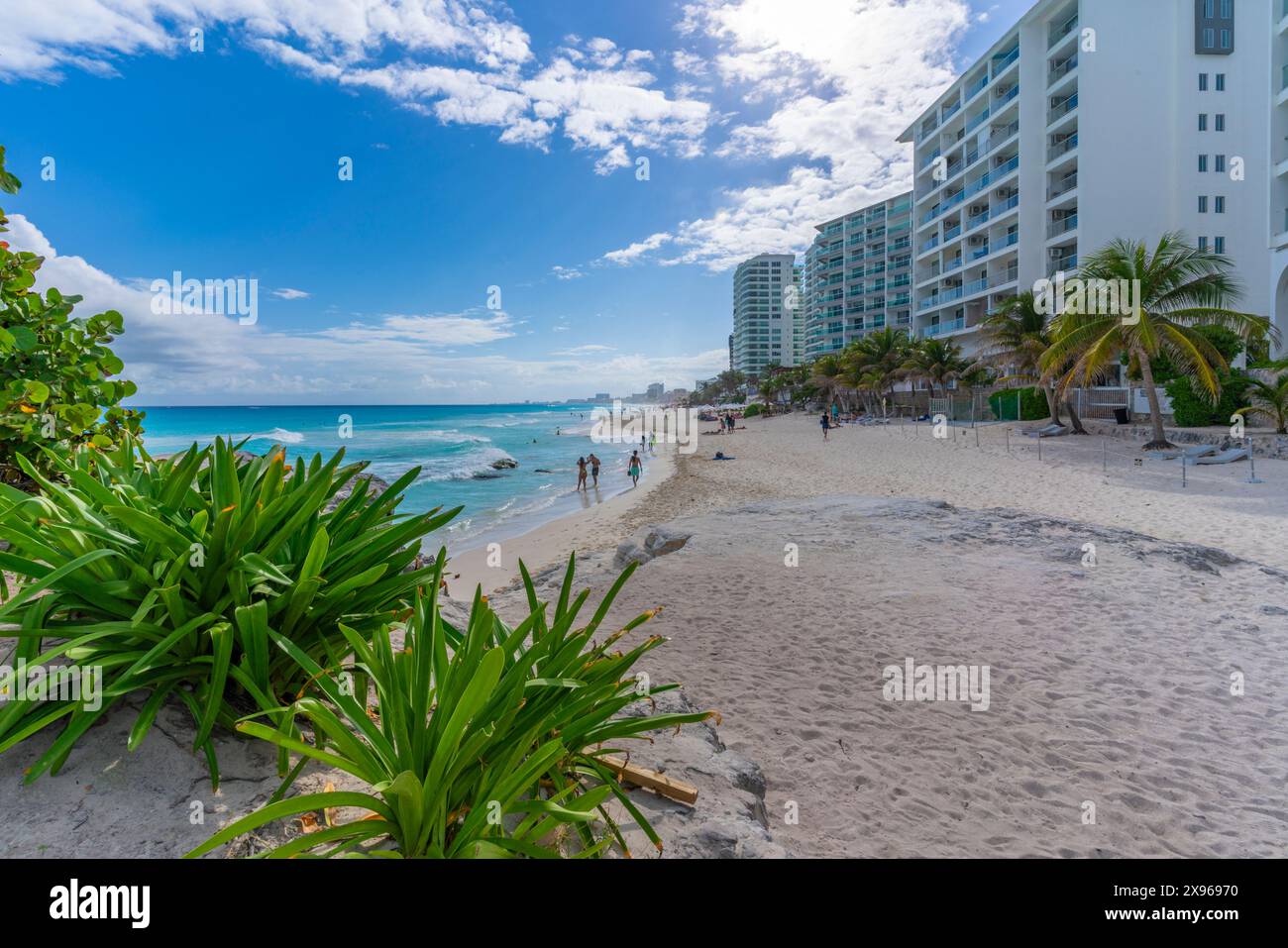 View of hotels and beach, Hotel Zone, Cancun, Caribbean Coast, Yucatan ...