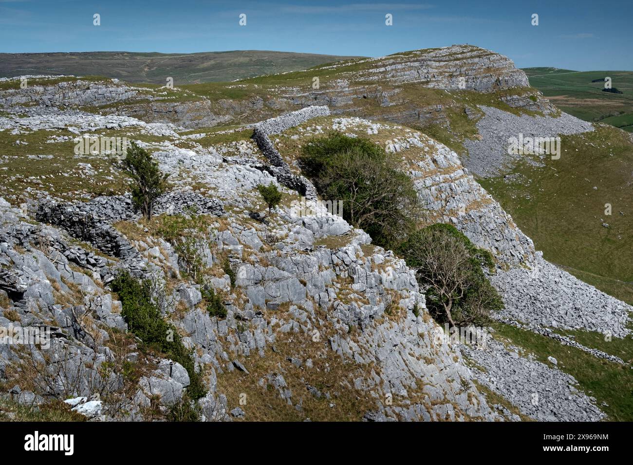 Smearsett Scar from Pot Scar, near Feizor, Yorkshire Dales National ...