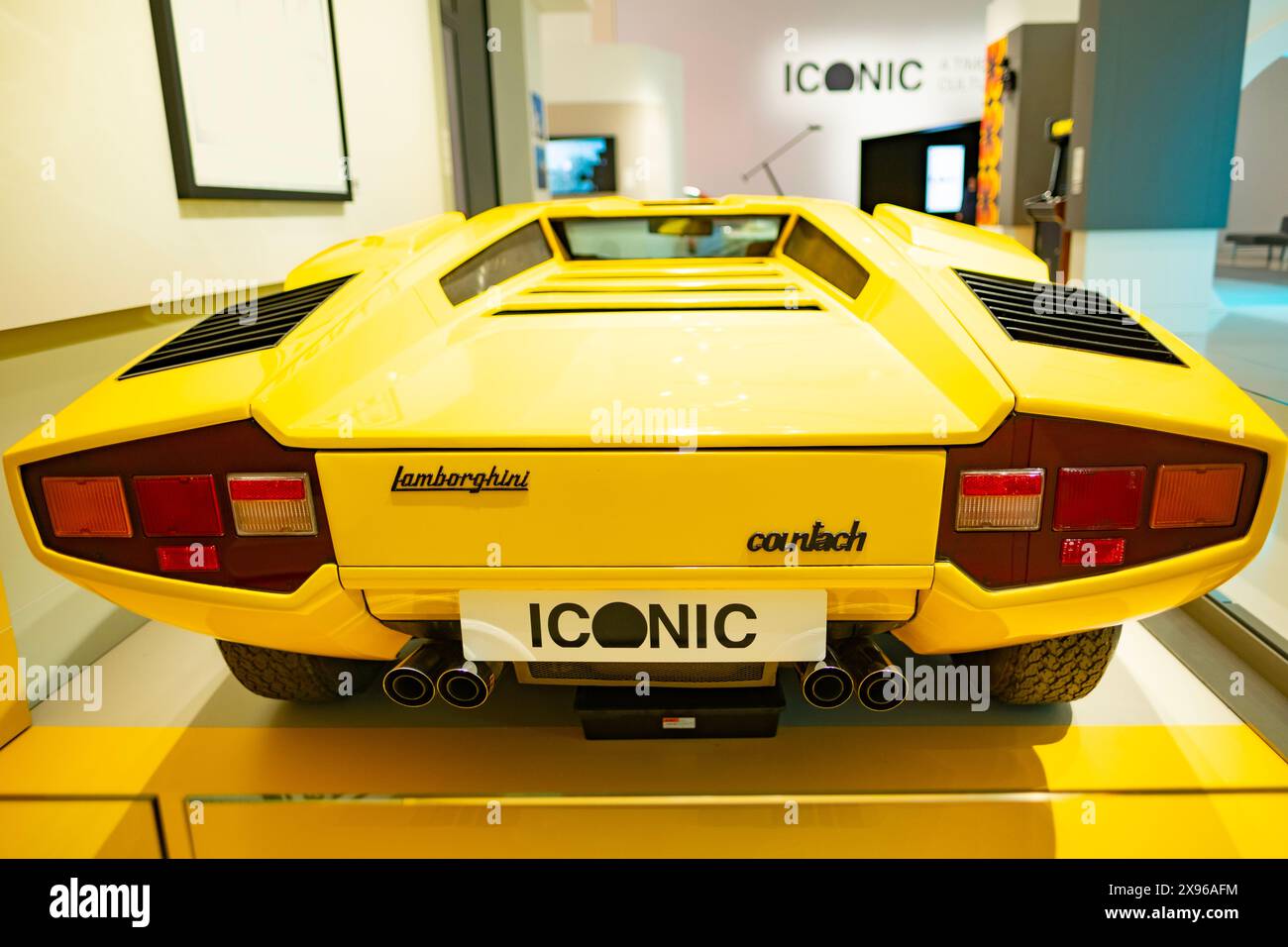 yellow lamborghini countach lp400, Italian automobile manufacturer ...