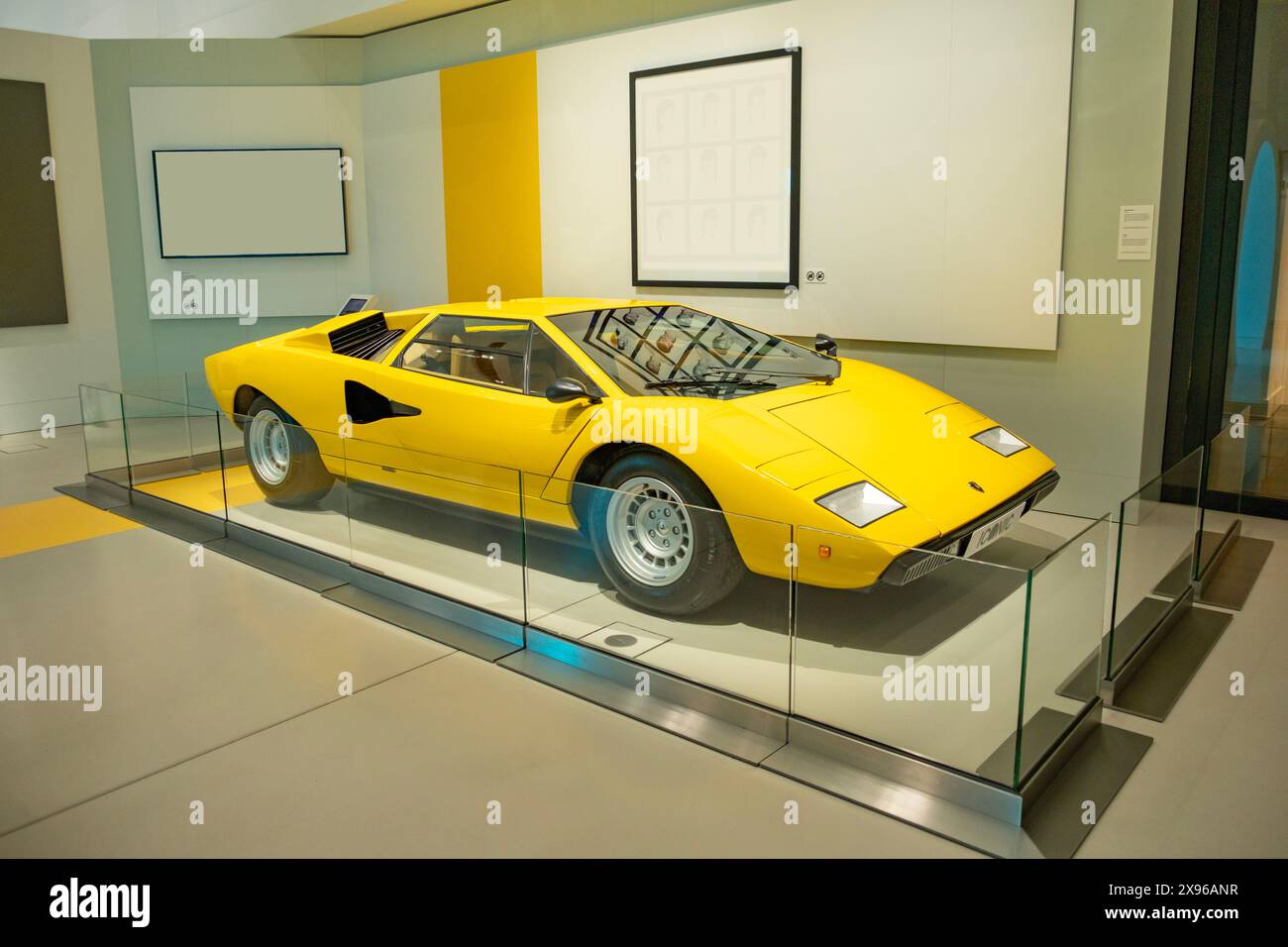 1974 lamborghini countach hi-res stock photography and images - Alamy