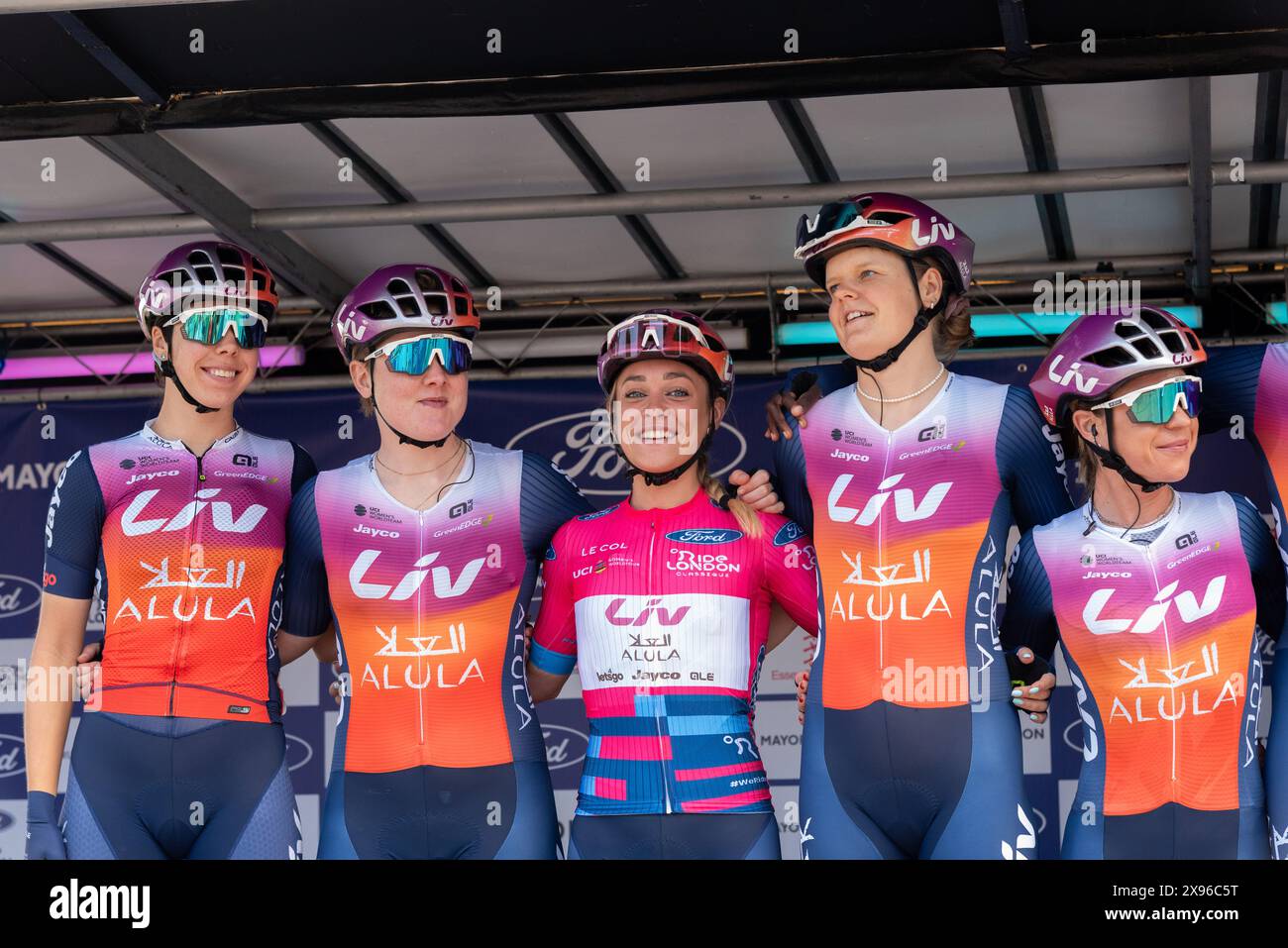 Riders of Liv Alula Jayco at 2024 Ford RideLondon Classique Women's ...