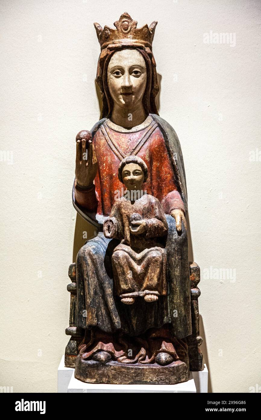 Sculpture of the Virgin with Baby Jesus, by anonymous author (15th ...