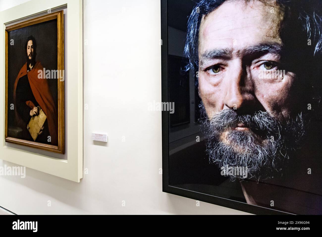 A photograph by Pierre Gonnord (right) beside a classical painting by ...