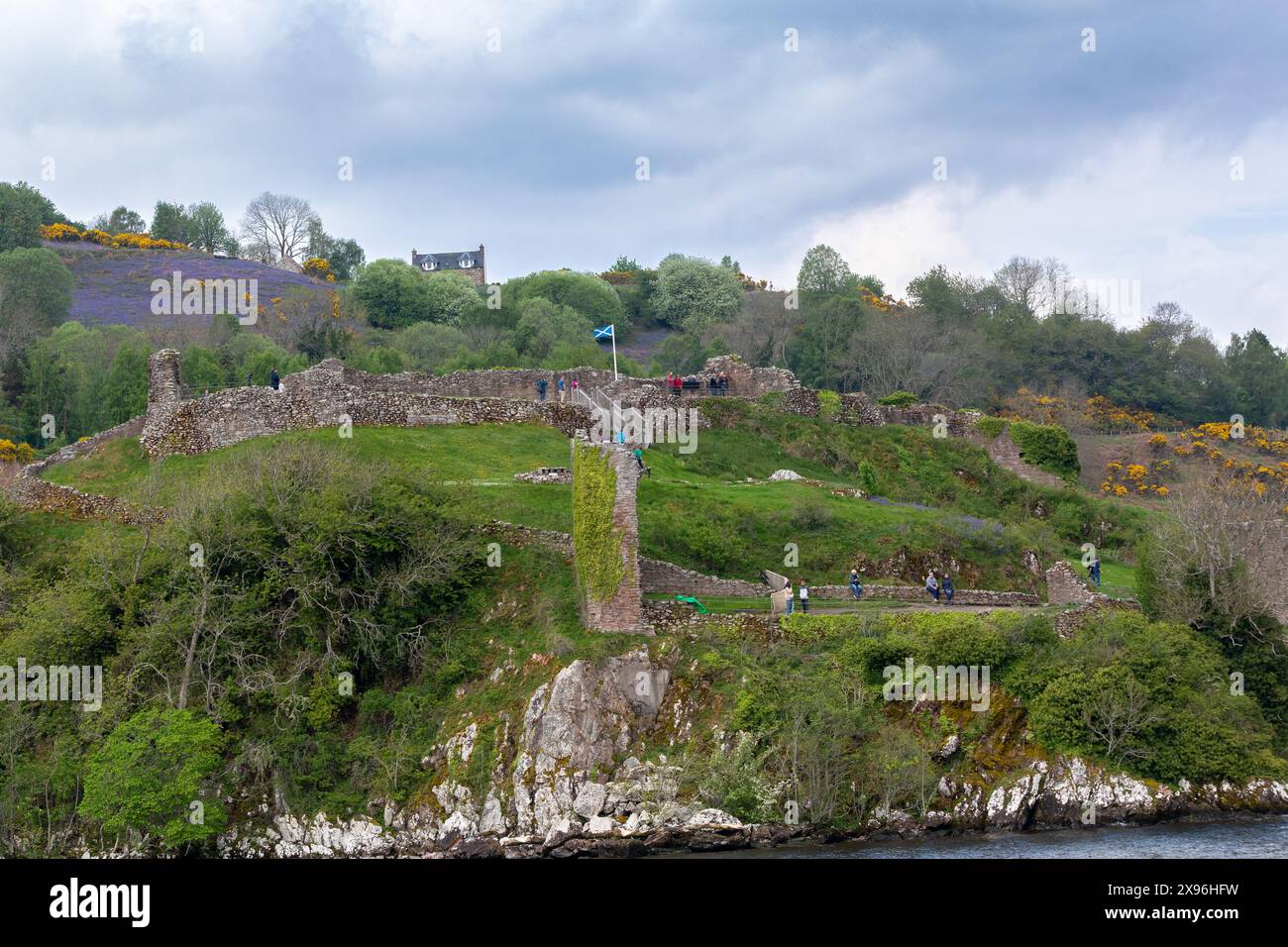 Loch ness shore east hi-res stock photography and images - Alamy