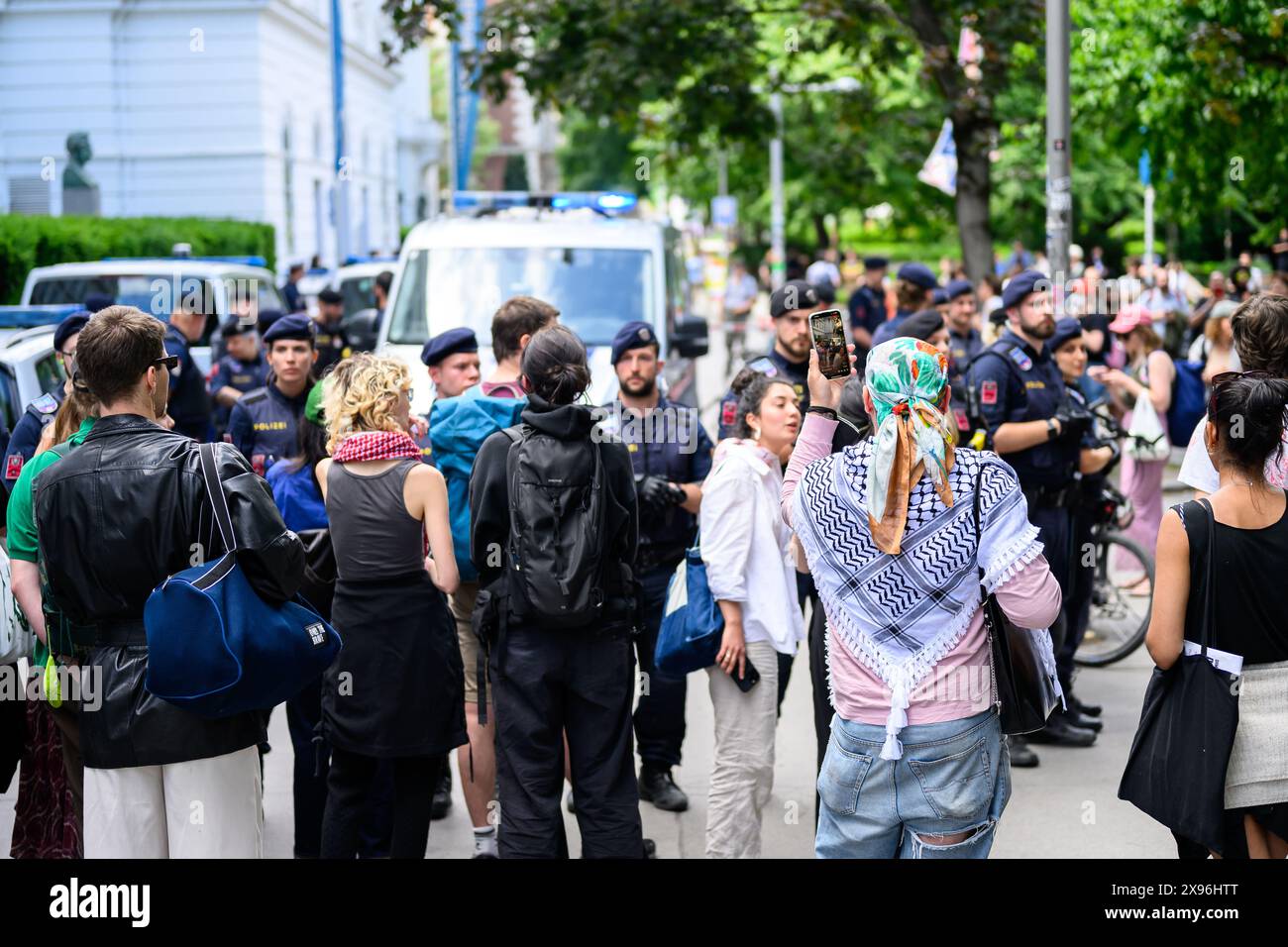 29.05.2024, Wien, AUT, Polizei löst ein neues Palästina Camp vor der TU ...