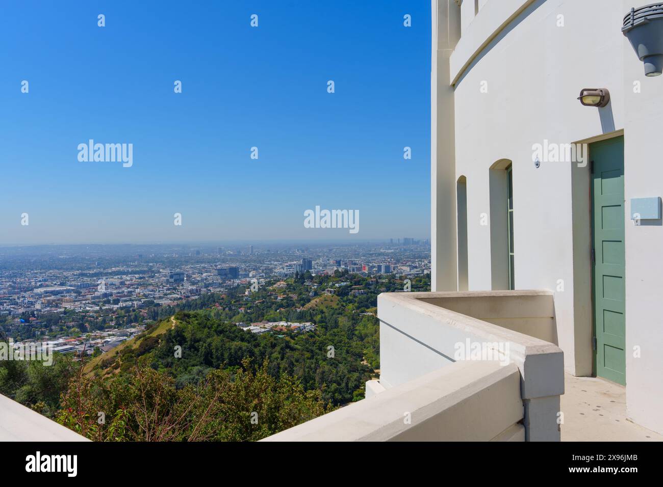 Panoramic view of Los Angeles as seen from the heights of Griffith ...