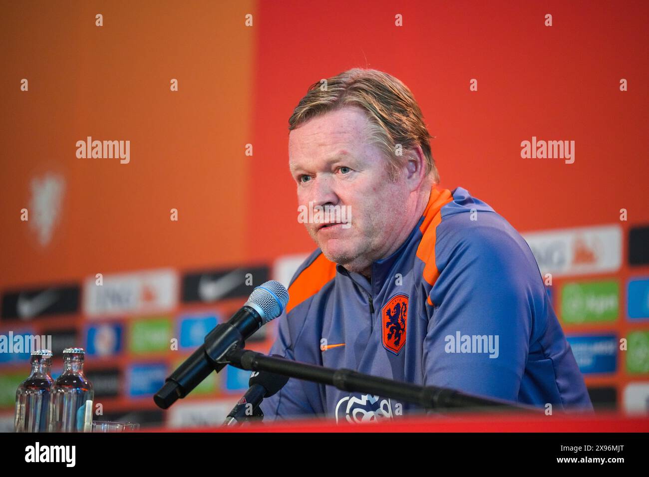 ZEIST, NETHERLANDS - MAY 29: Head Coach Ronald Koeman of the ...